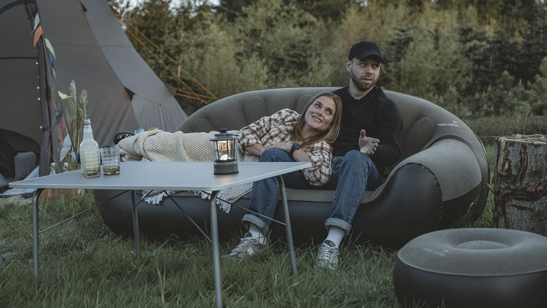 Outdoor quality equipment, simple to use | easy camp